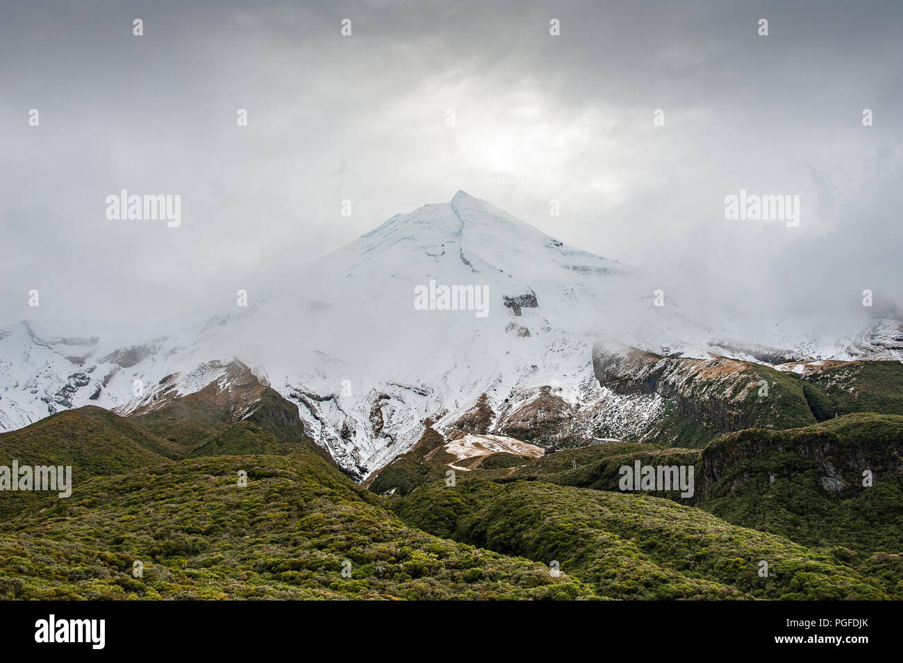 Stratovolcan mont taranaki ou mont egmont Banque de photographies et d ...