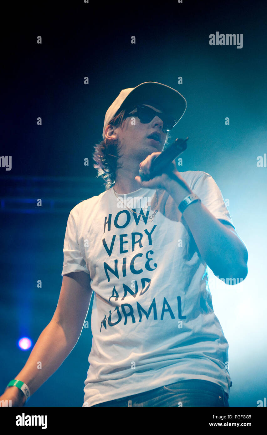 Groupe de rap néerlandais de Jeugd Van Tegenwoordig en concert au ...