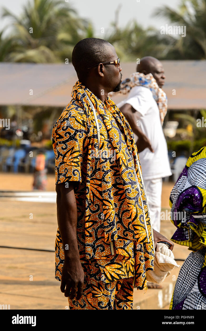 OUIDAH, BÉNIN - Jan 10, 2017 : l'homme béninois non identifiés en ...