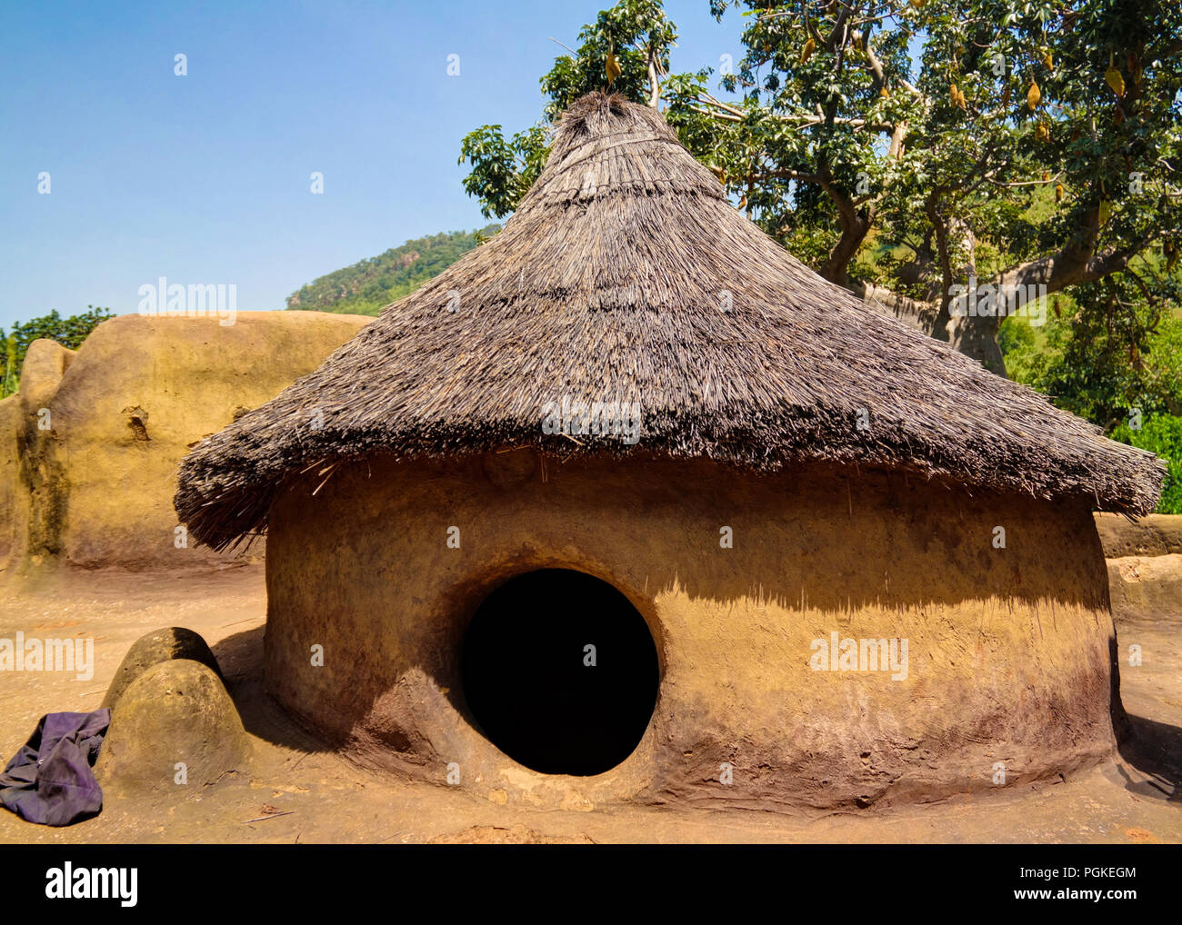 Tammari traditionnel village de peuple Tamberma à Koutammakou, le pays ...