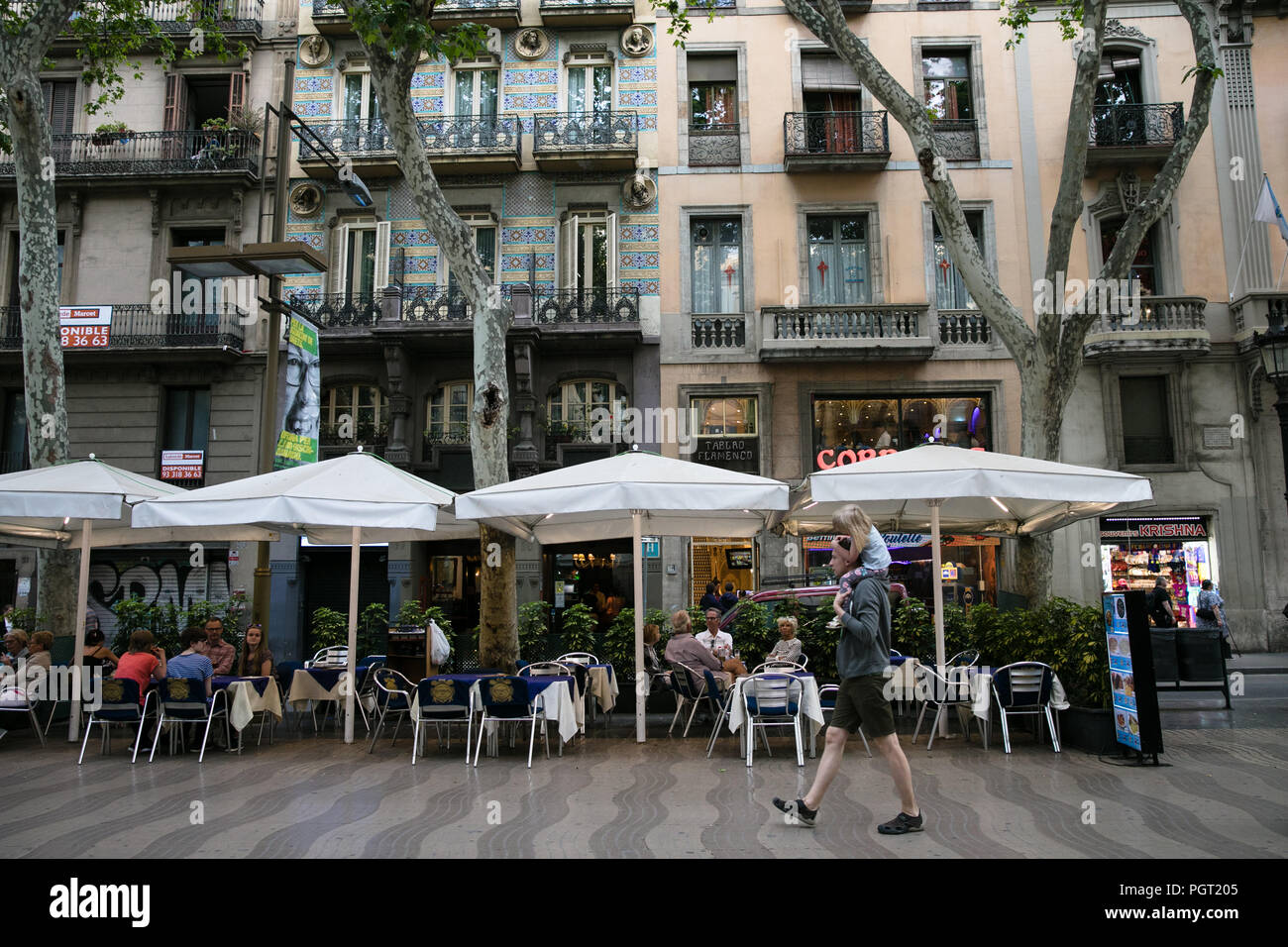 Ramblas barcelona spain souvenirs Banque de photographies et d’images à haute résolution - Alamy