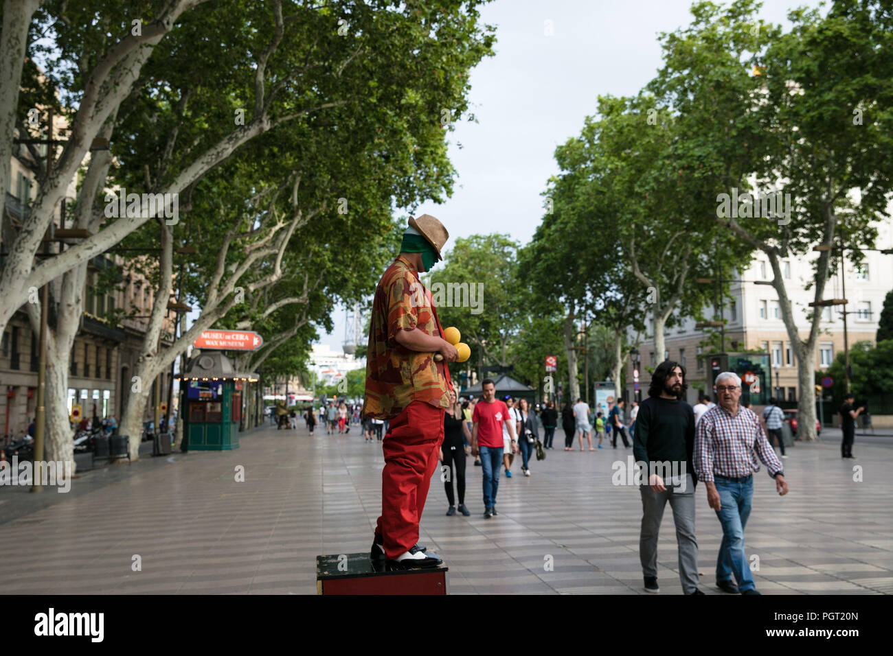 Mime barcelona las ramblas Banque de photographies et d’images à haute résolution - Alamy