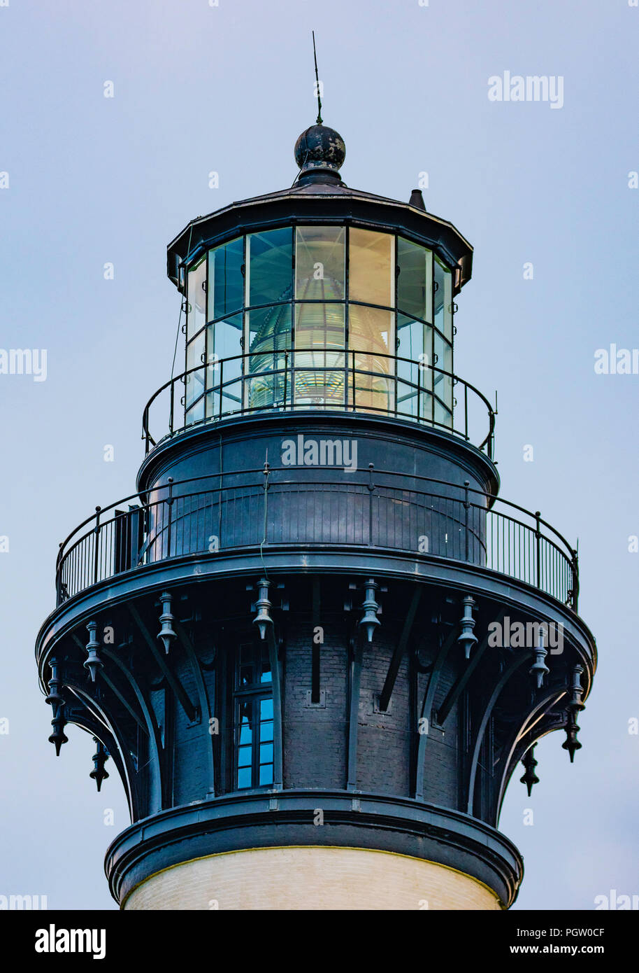 Le phare se trouve juste au sud de Nags Head NC dans les Outer Banks Photo Stock - Alamy