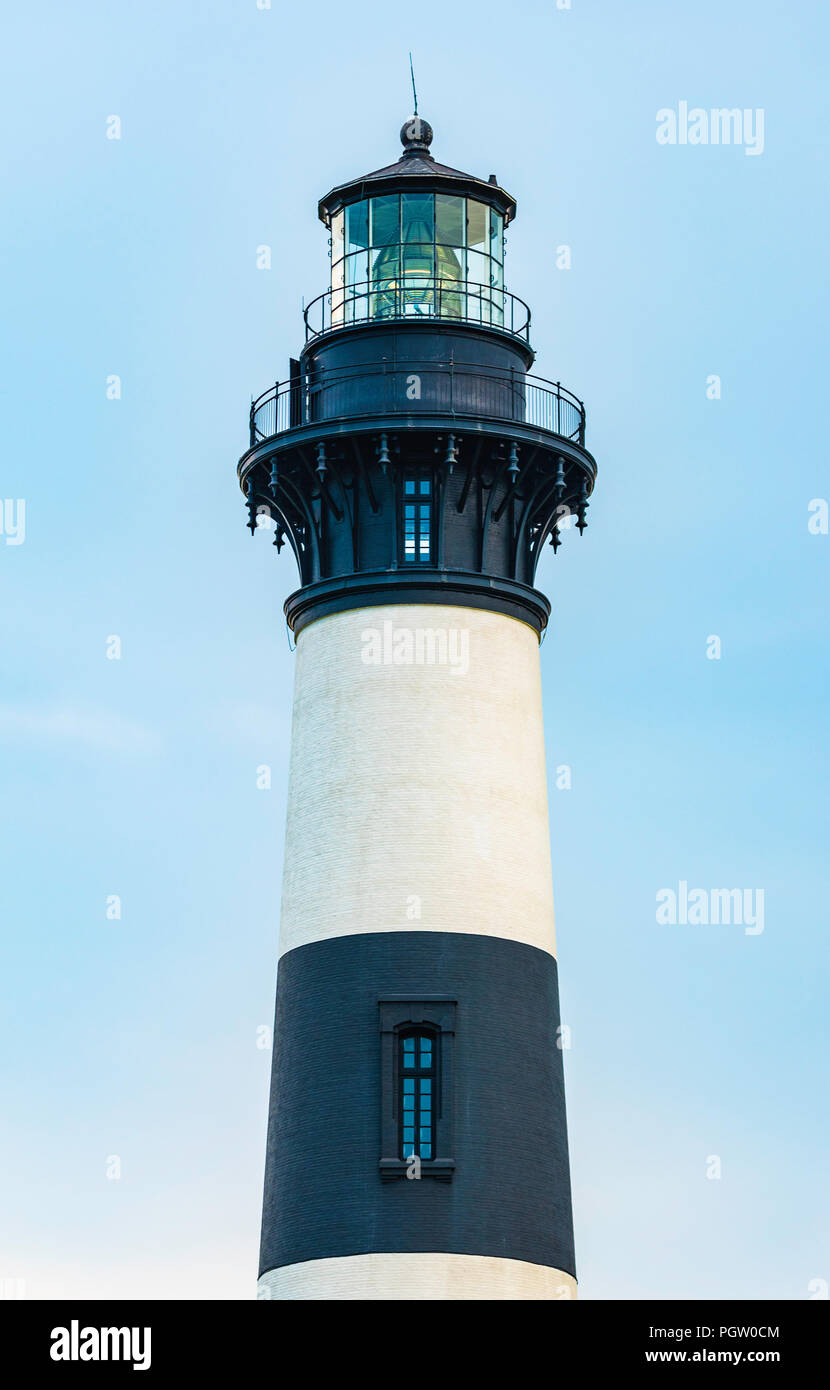 Le phare se trouve juste au sud de Nags Head NC dans les Outer Banks Photo Stock - Alamy
