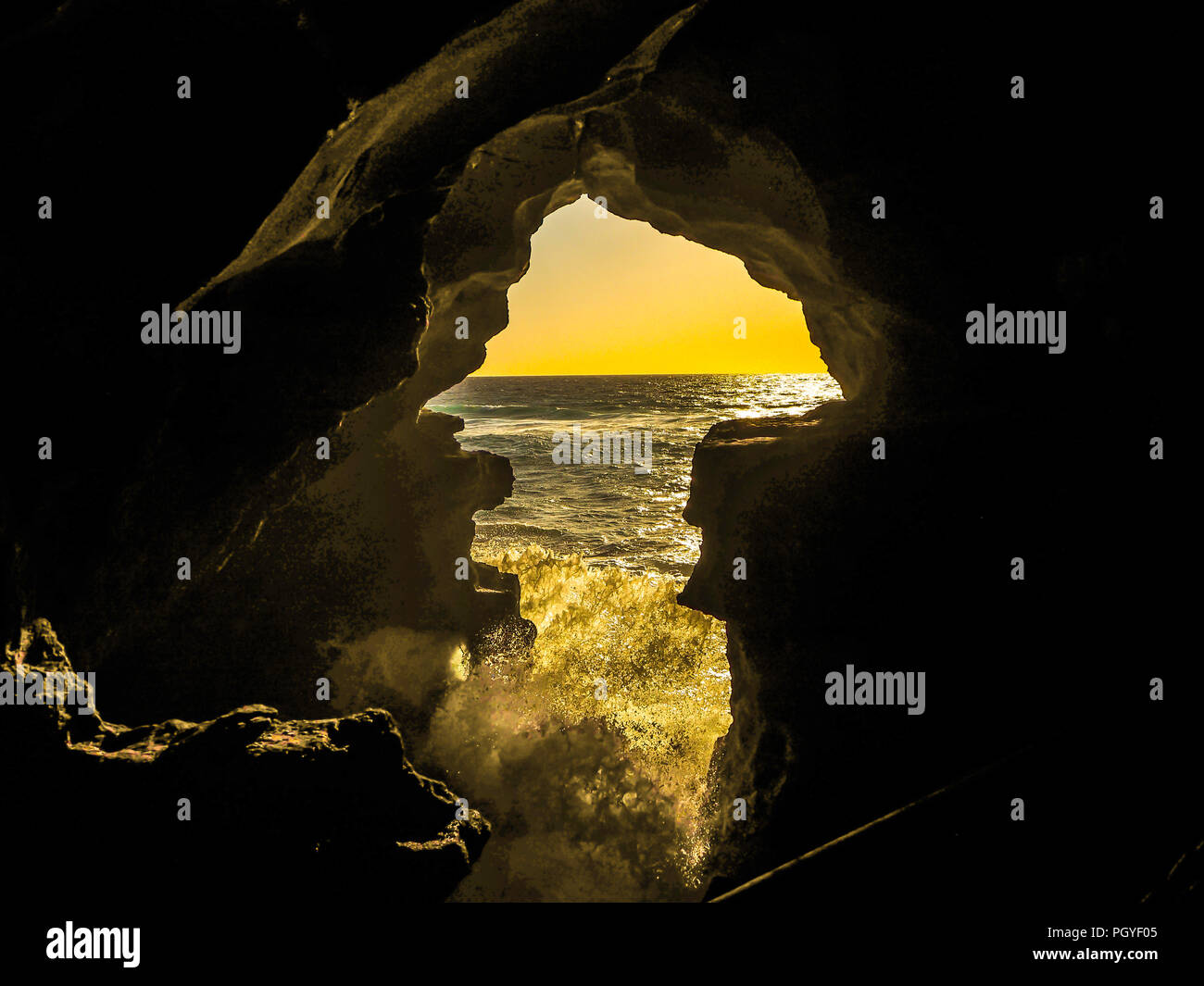 Cave of hercules Banque de photographies et d’images à haute résolution ...