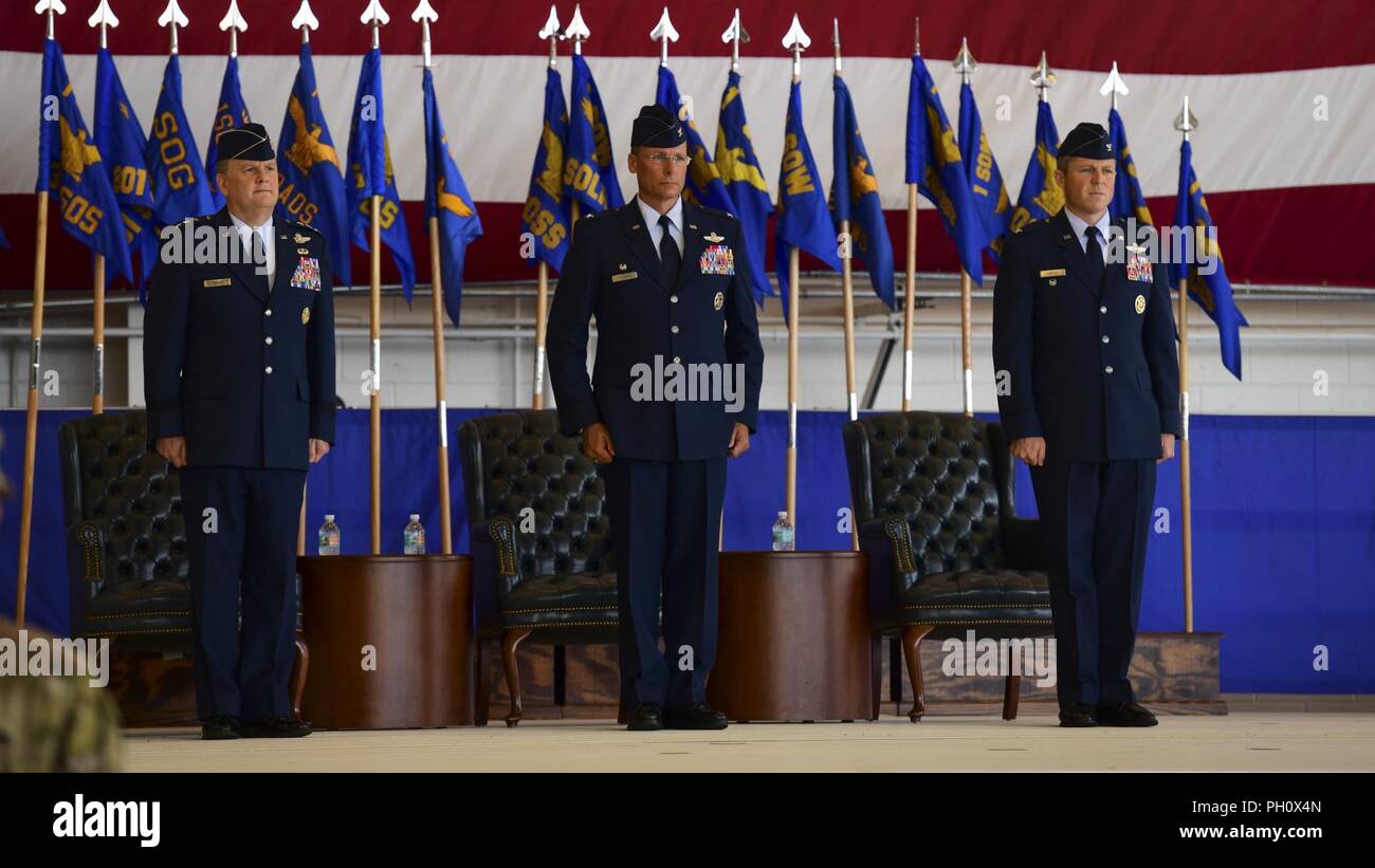 Recueillir des commandos de l'air pour la 1ère Escadre d'opérations ...