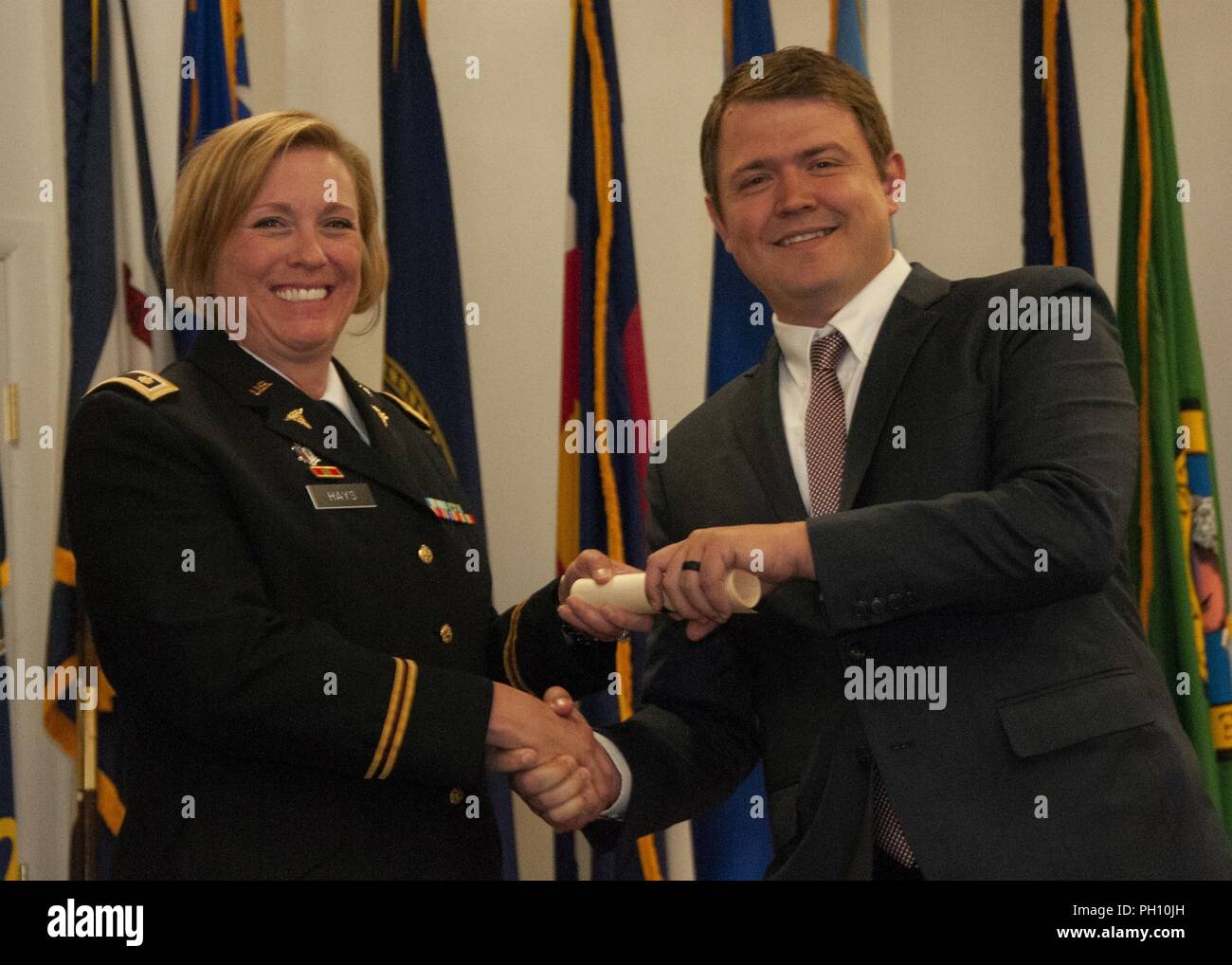 Le Dr Derek Senior, diplômé de l'Programme de résidence en médecine ...