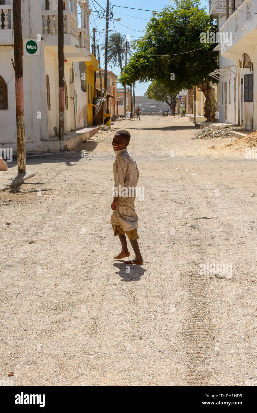 SAINT LOUIS, SÉNÉGAL - Apr 24, 2017 : barefoot sénégalais non ...
