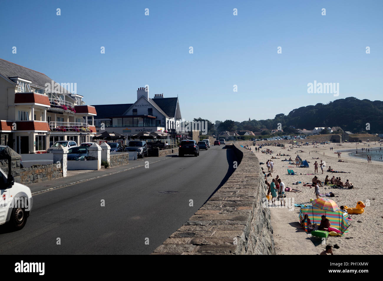 Cobo bay hotel Banque de photographies et d’images à haute résolution ...