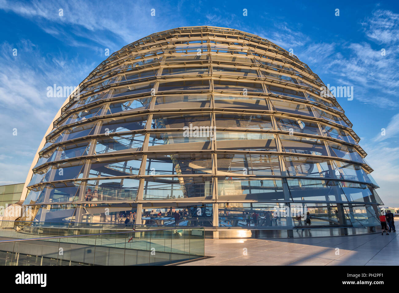 Coupole en verre de reichstag Banque de photographies et d’images à ...