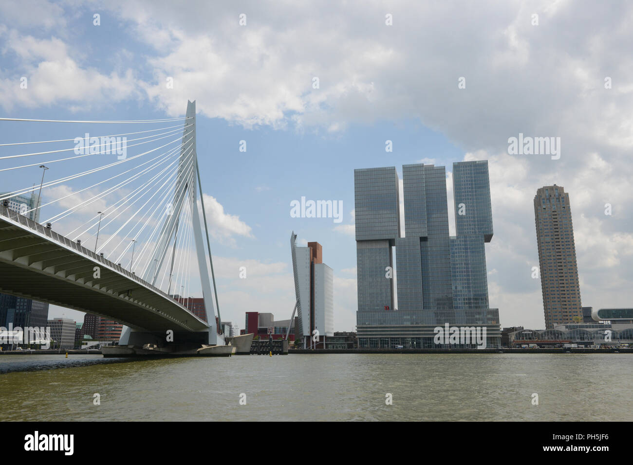 Modern architecture rotterdam Banque de photographies et d’images à ...