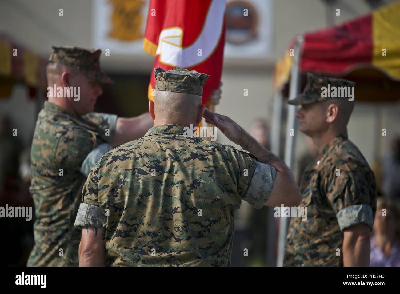 Le lieutenant-colonel Adam L. Jeppe abandonne le commandement de l ...