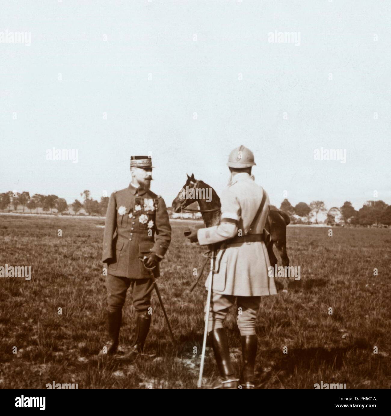 French general henri gouraud Banque de photographies et d’images à ...