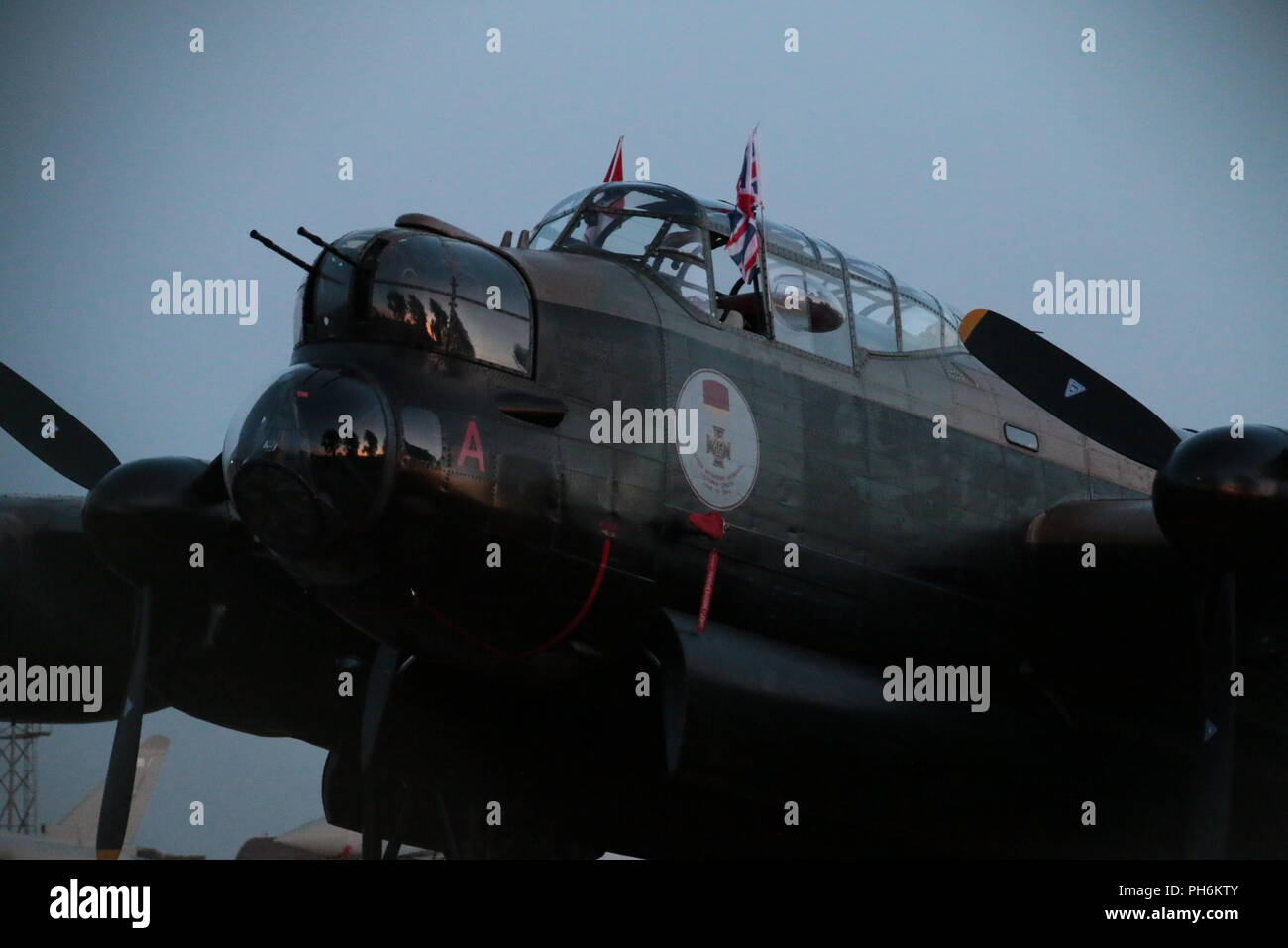 Ww2 bombardier lancaster raf royal air force Banque de photographies et ...