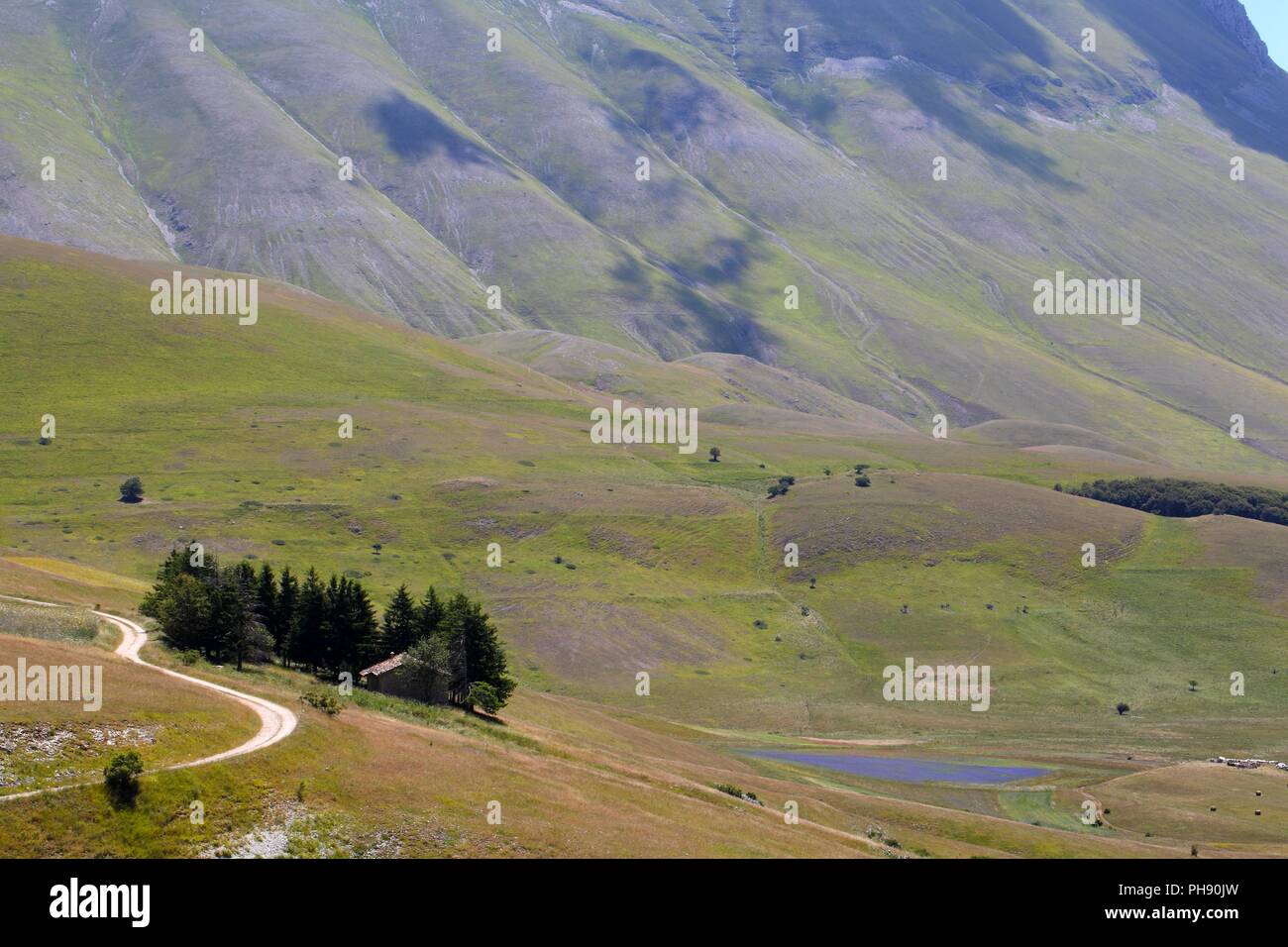 Montagnes des apennins en italie Banque de photographies et d’images à ...