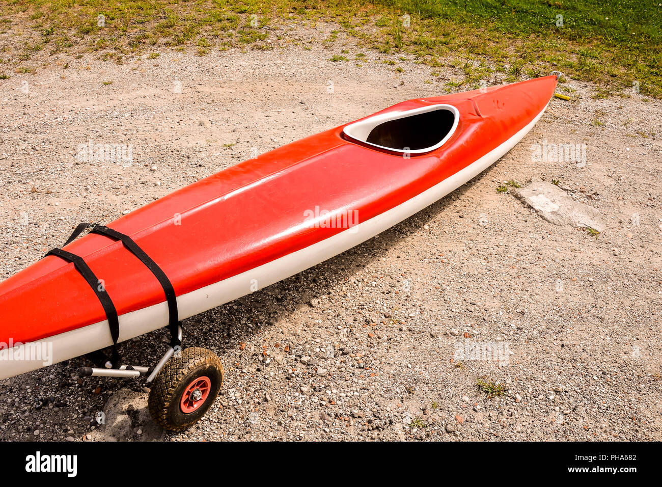 Kayak sur la plage Banque de photographies et d’images à haute ...