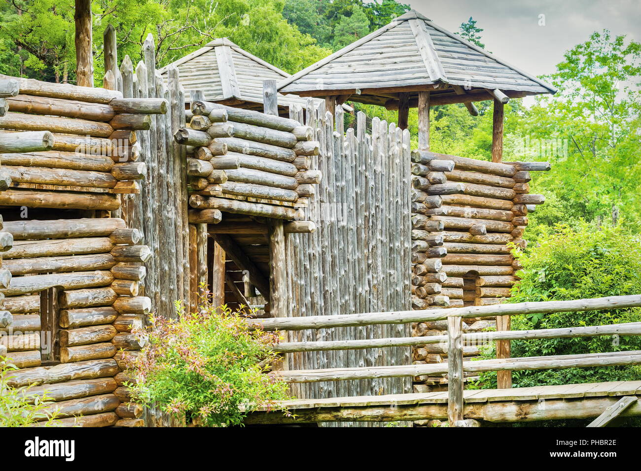 Mur de château en bois médiévale Photo Stock - Alamy