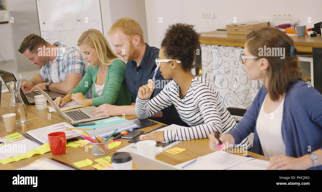 Processus d'interaction Banque de photographies et d’images à haute résolution - Alamy