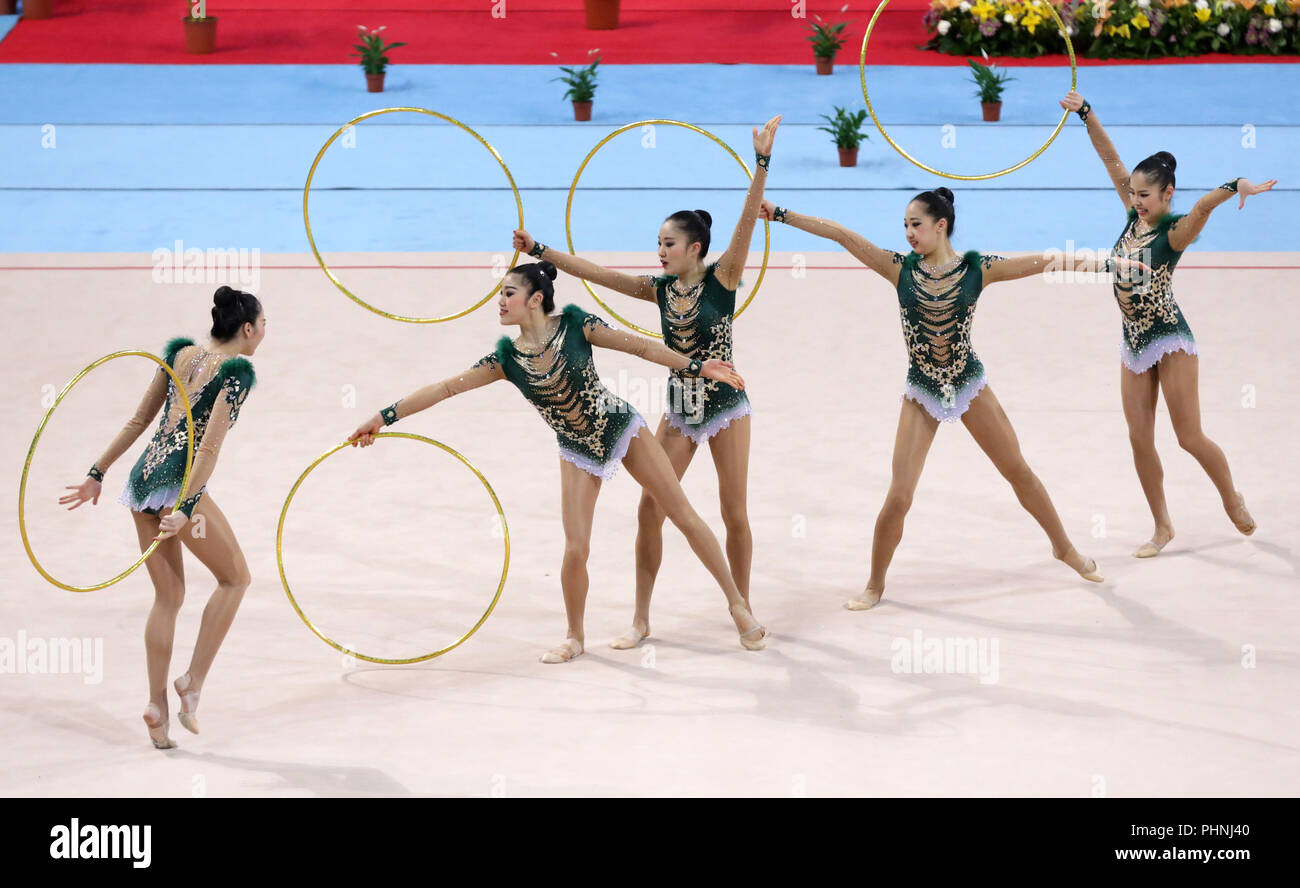 Rhythmic gymnastics japan Banque de photographies et d’images à haute ...