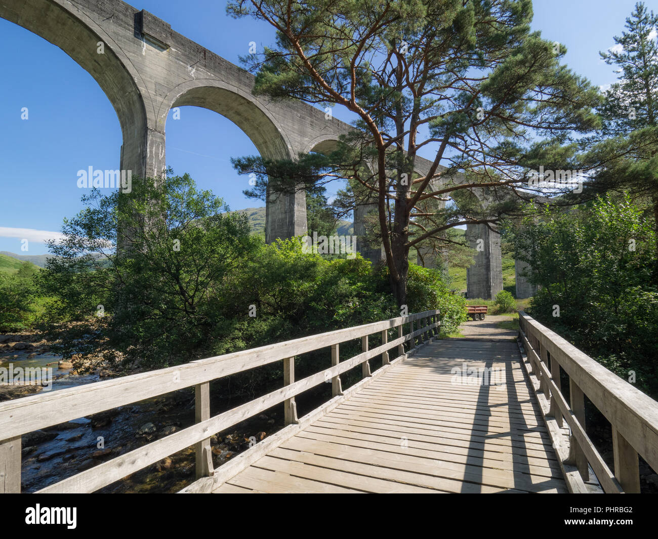 Petit pont de bois Banque de photographies et d’images à haute ...