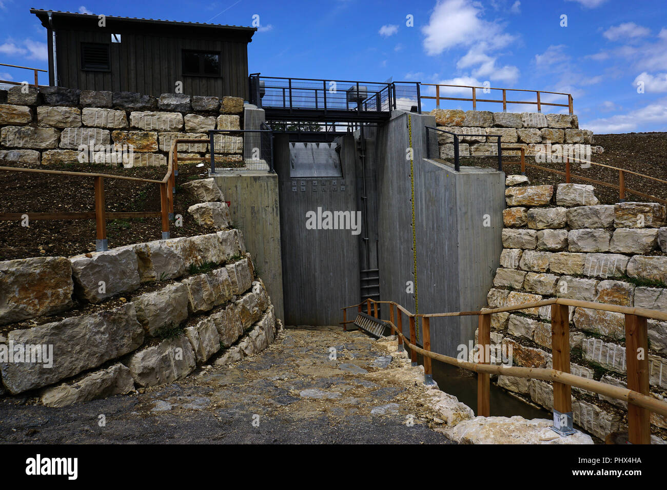 Barrage de protection contre les inondations ; des mesures de ...