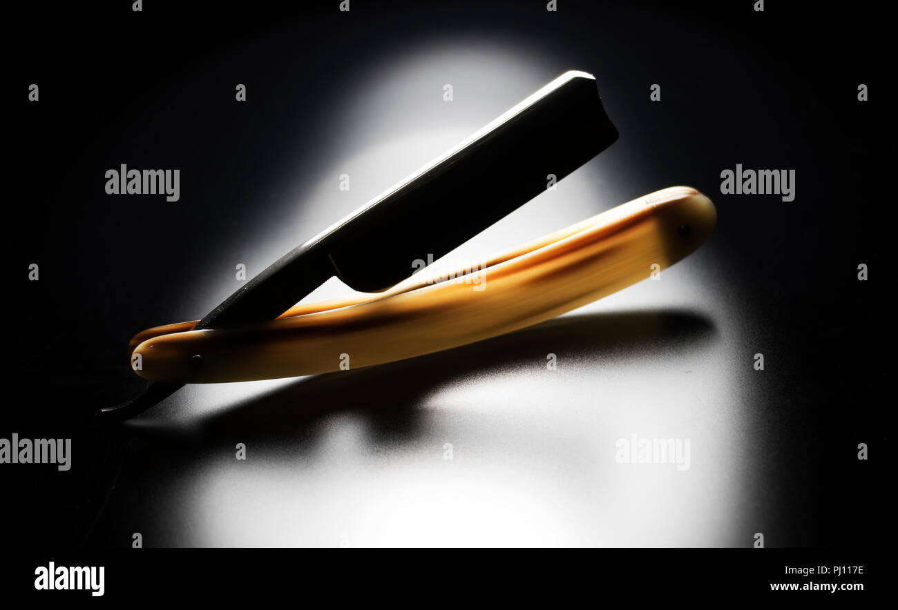 Straight razor Banque de photographies et d’images à haute résolution ...