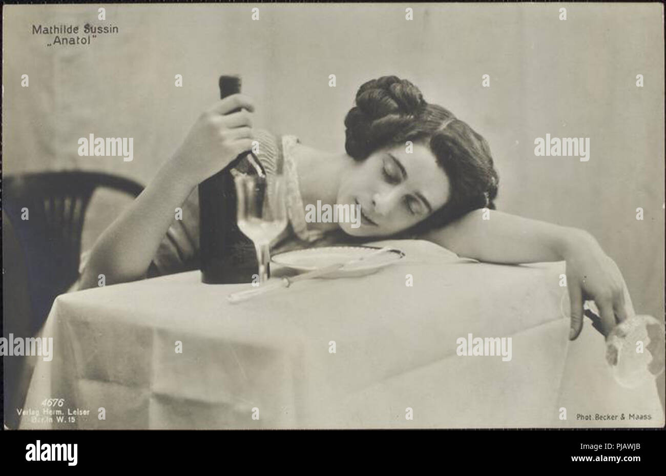 Vieille Femme Ivre Banque d'image et photos - Alamy