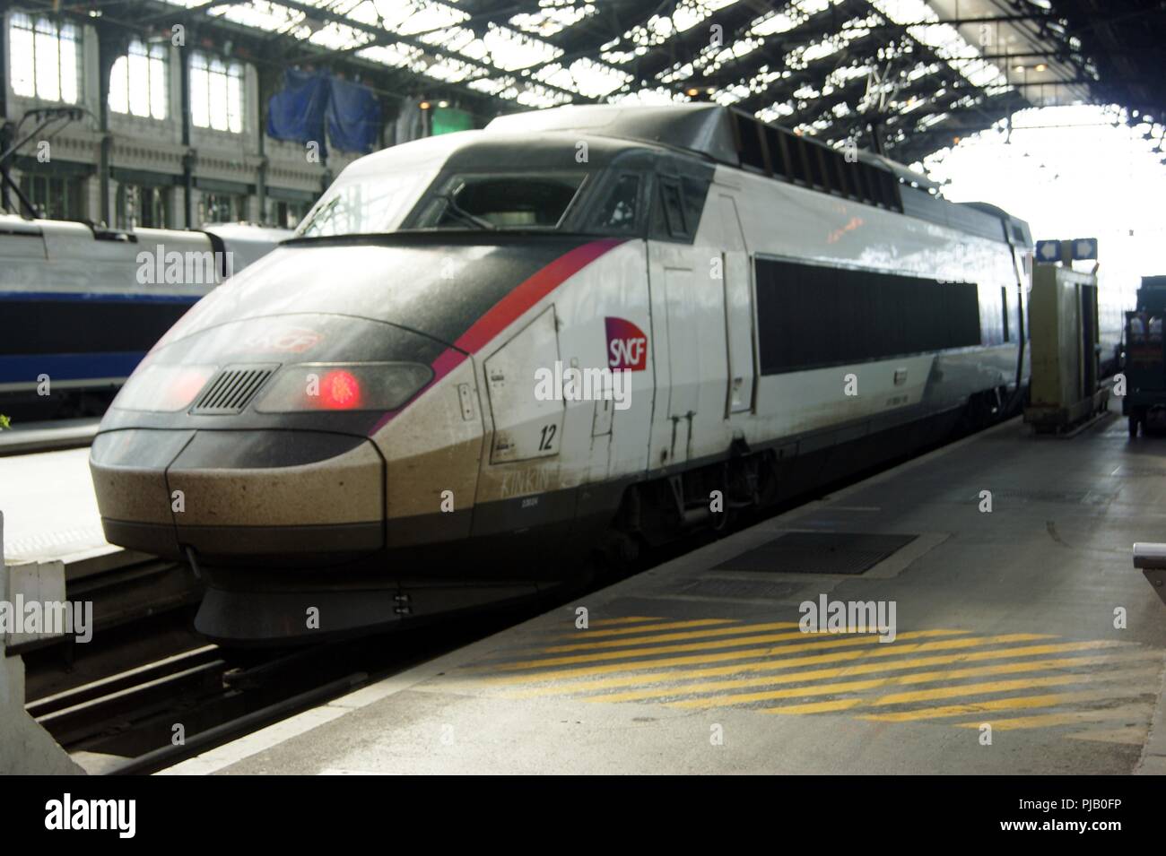 Sncf rails train Banque de photographies et d’images à haute résolution ...