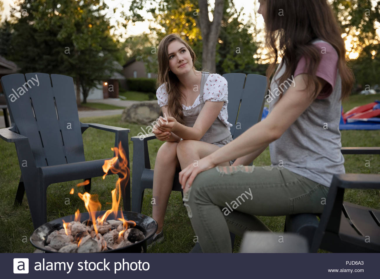 Filles avec le feu Banque de photographies et d’images à haute ...