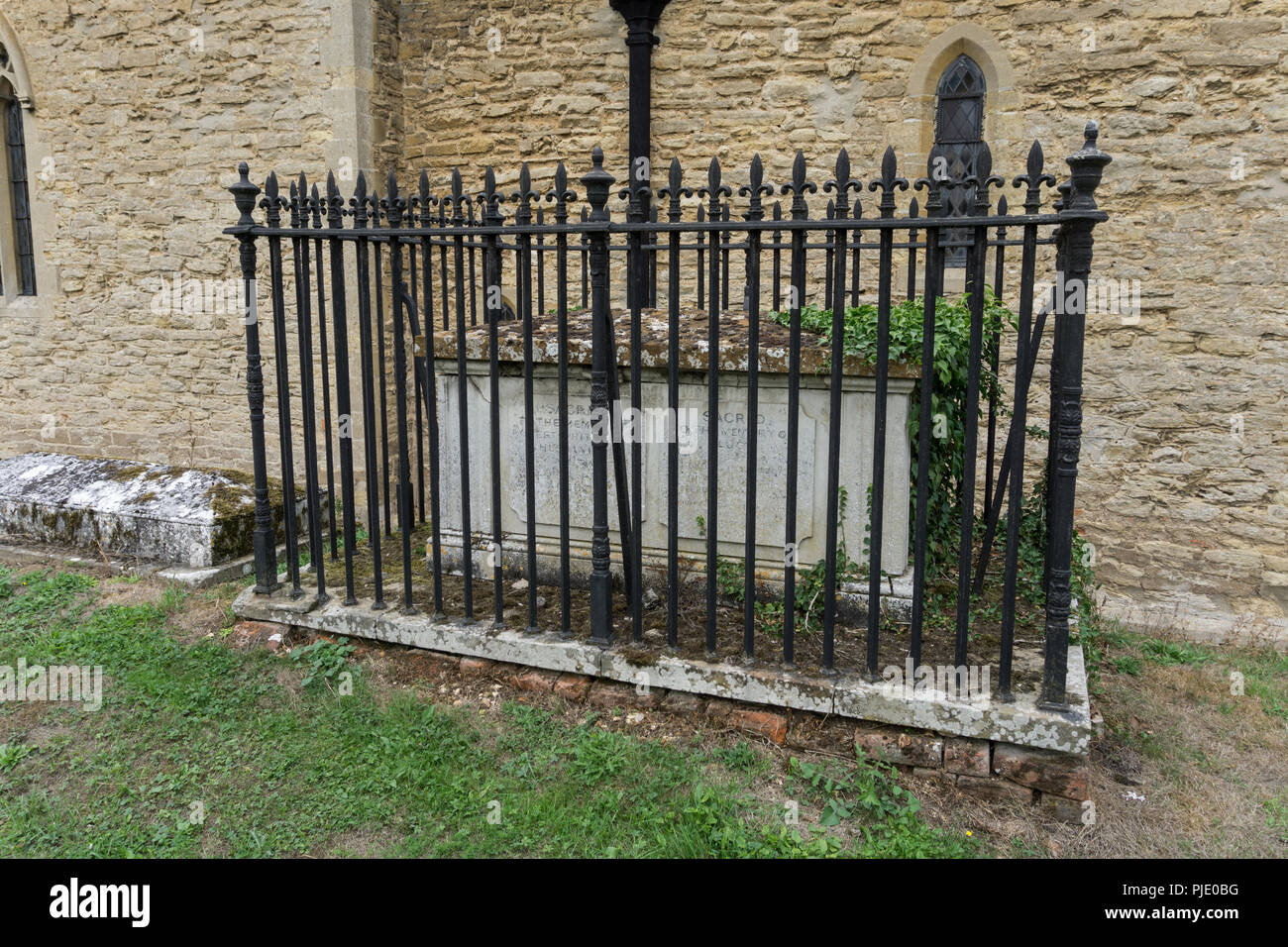 Black iron railings Banque de photographies et d’images à haute ...