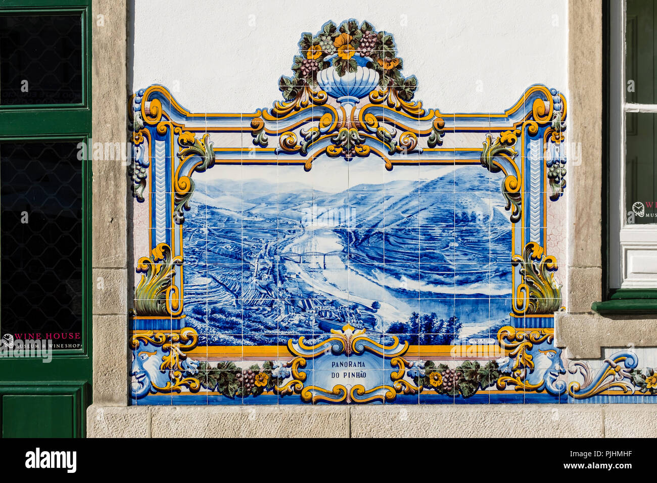 Pinhao train station in douro Banque de photographies et d’images à ...