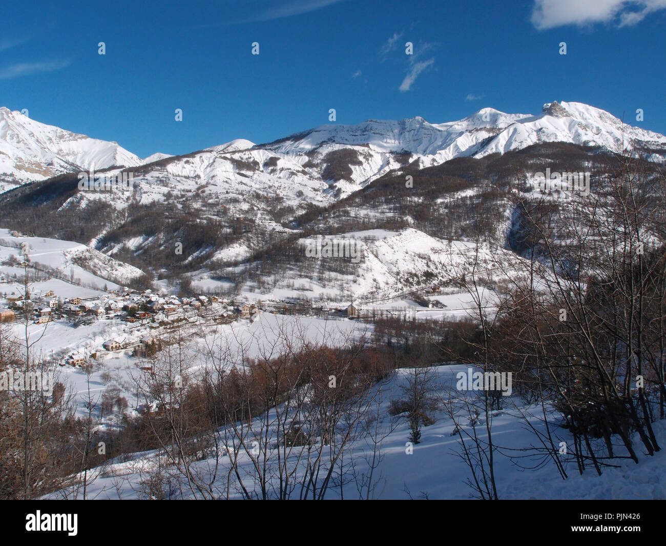 Val dallos Banque de photographies et d’images à haute résolution - Alamy