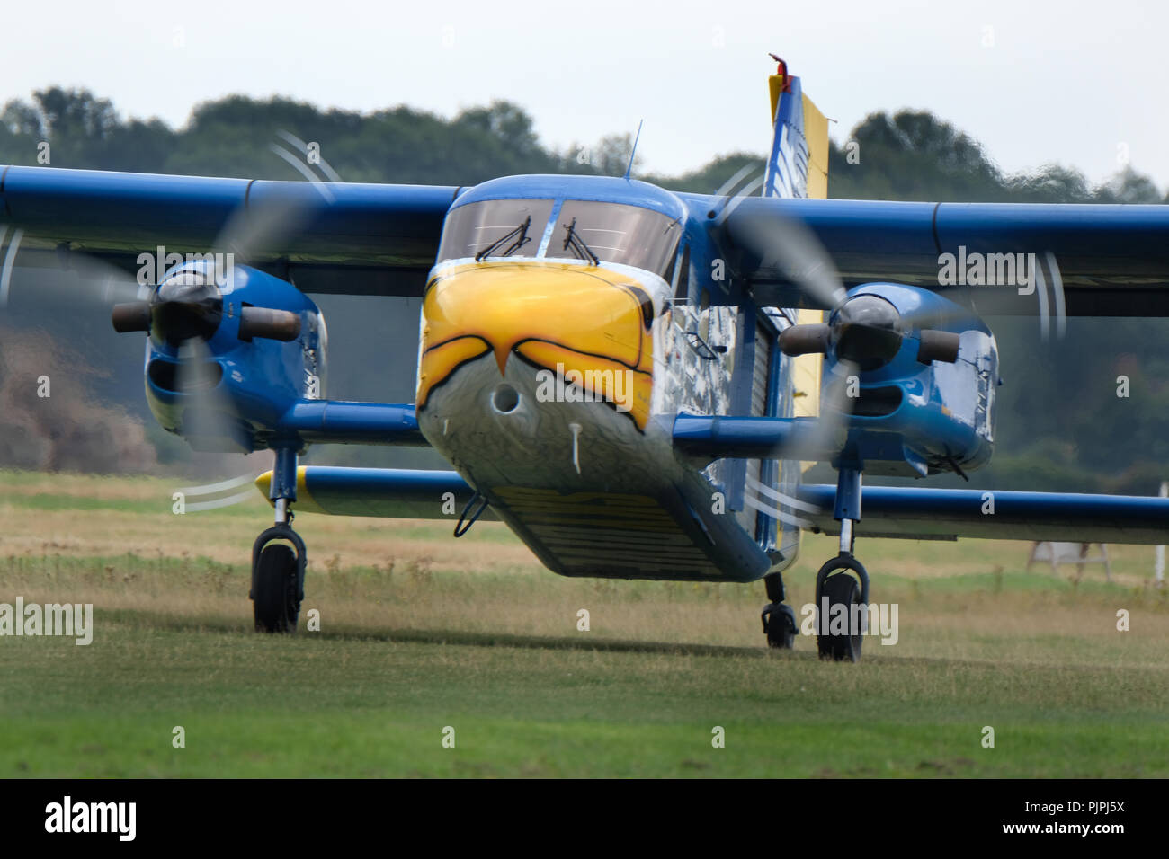 La désignation de type Dornier Do 28 comprend deux bi-moteur différents ...