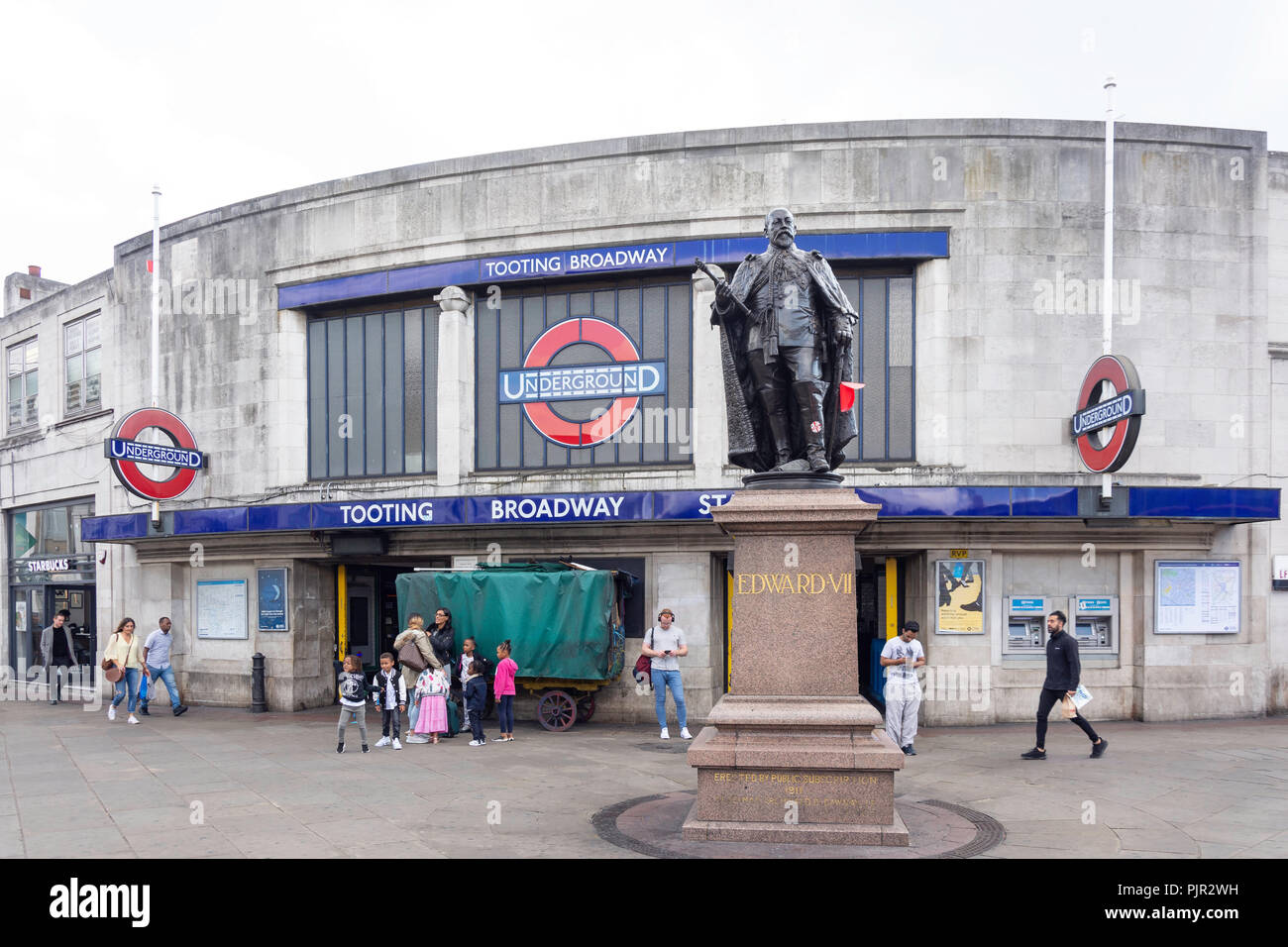 Tooting broadway underground Banque de photographies et d’images à ...