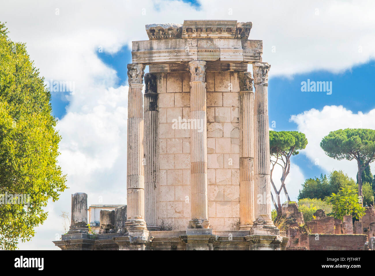 Temple de la vesta Banque de photographies et d’images à haute ...