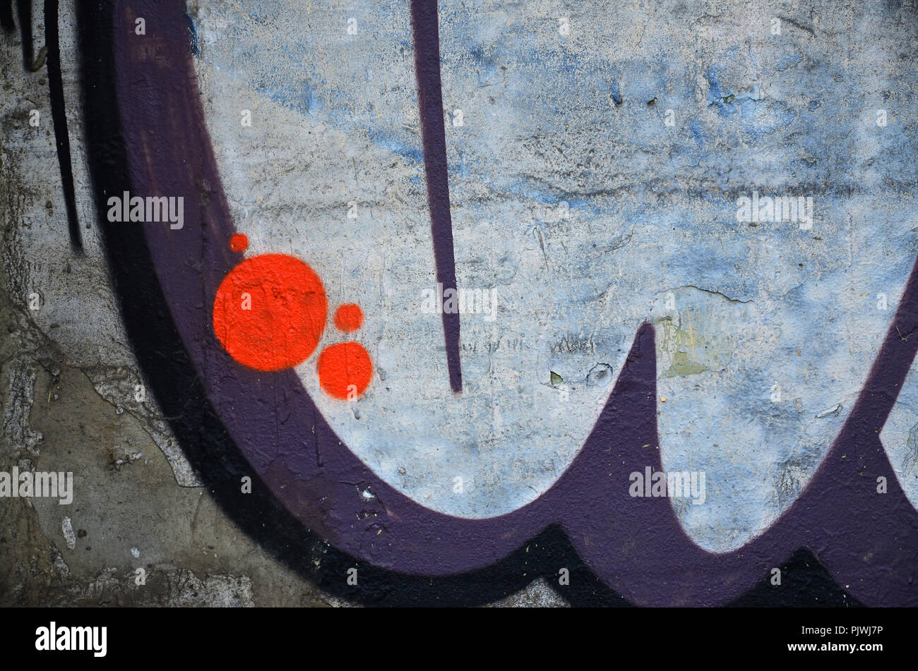 Vue rapprochée de l'écriture graffiti dimensions détails. Image de fond ...