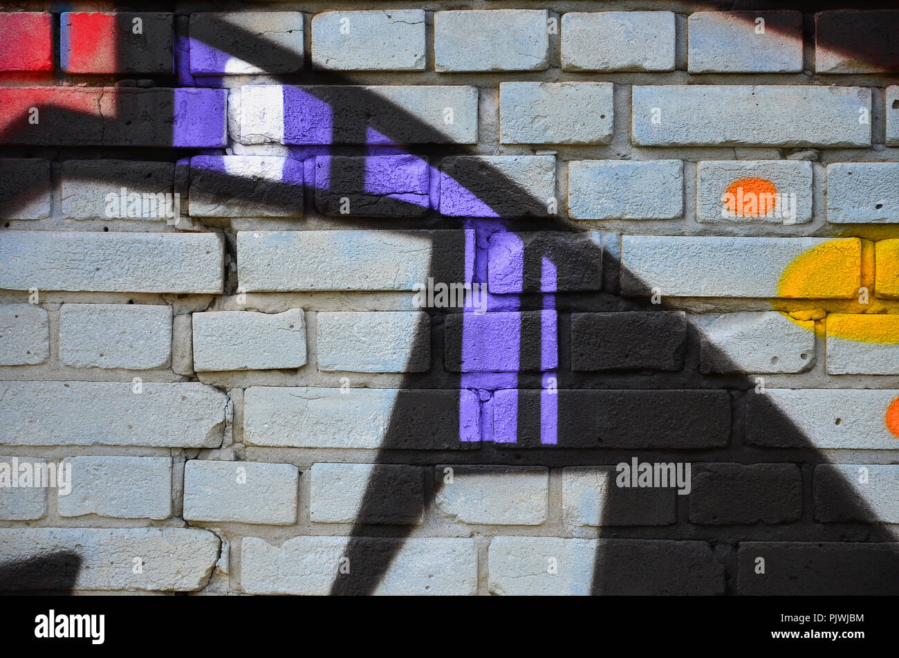 Vue rapprochée de l'écriture graffiti dimensions détails. Image de fond ...