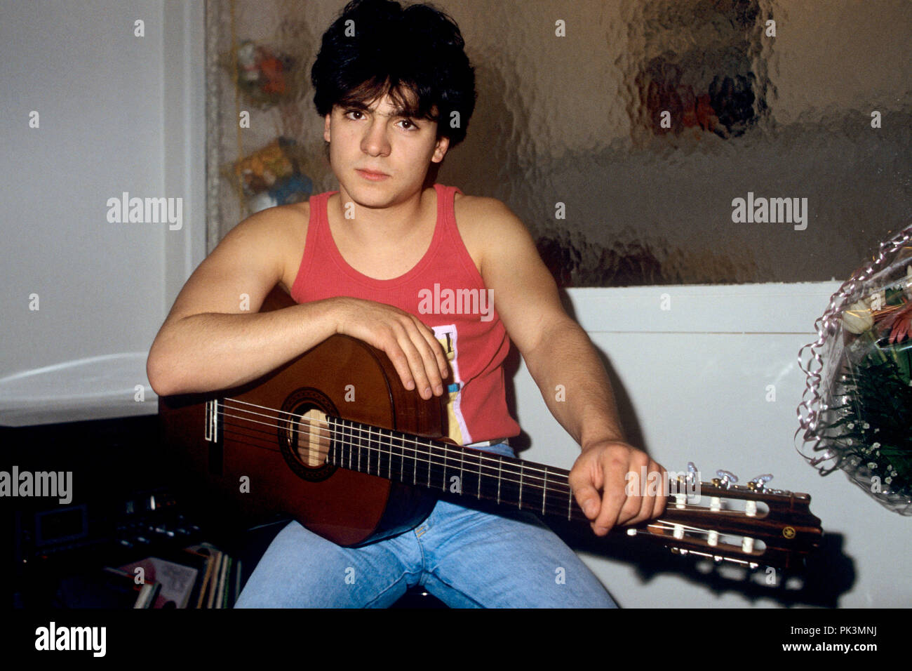 Nino de angelo 1983 Banque de photographies et d’images à haute ...