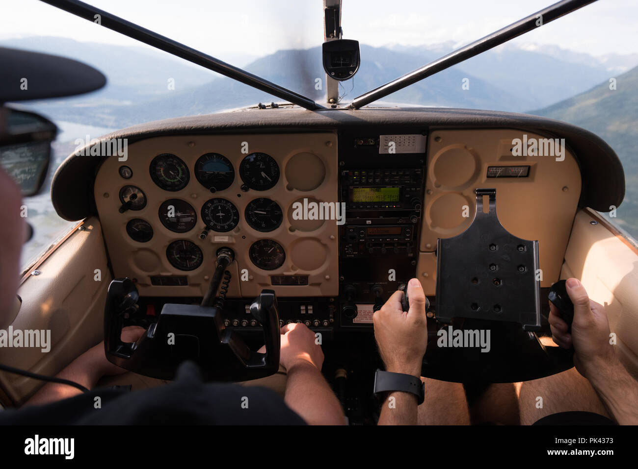 Avion pilote volant vol cockpit Banque de photographies et d’images à ...