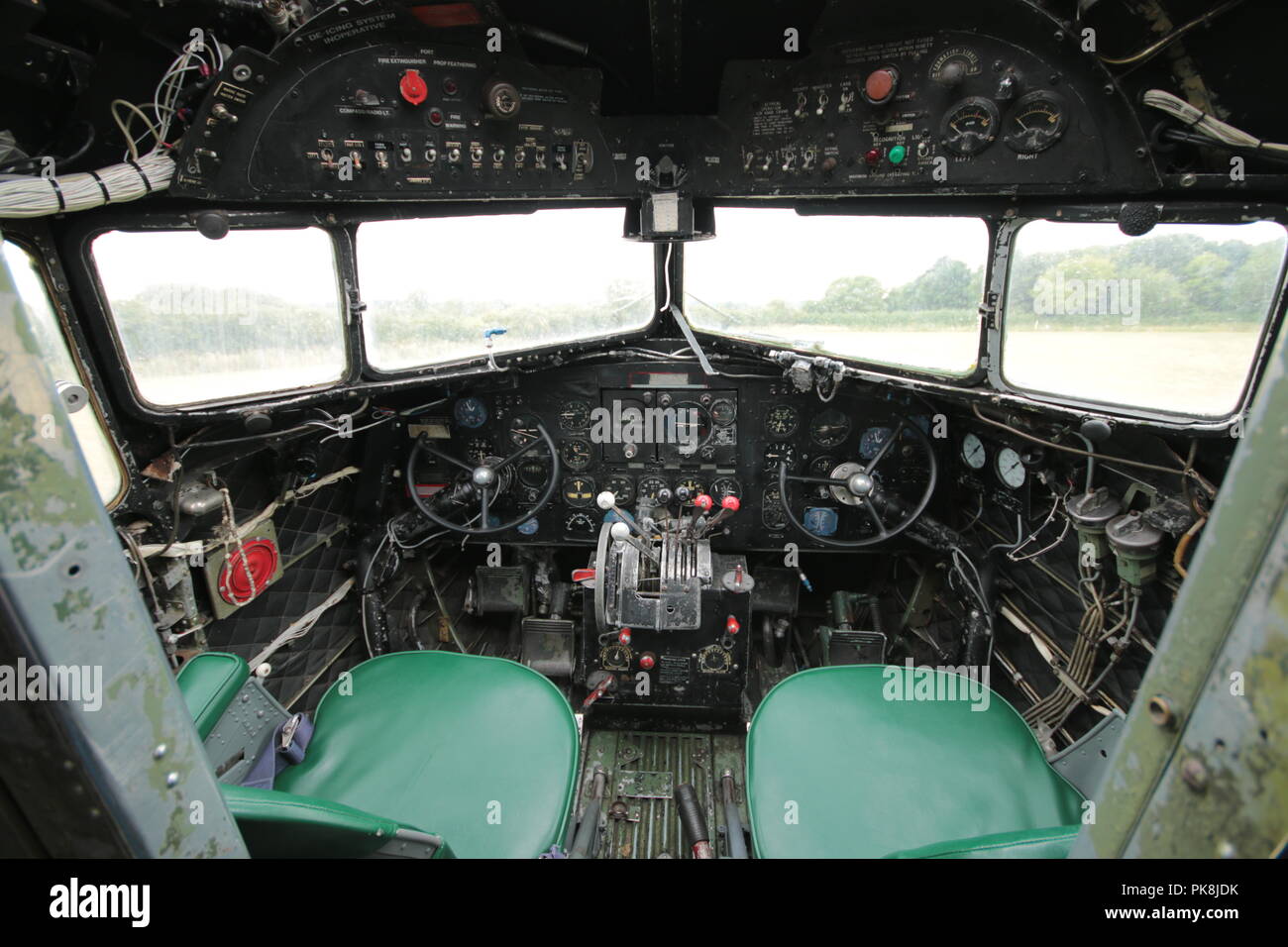 Douglas dc 2 cockpit Banque de photographies et d’images à haute ...