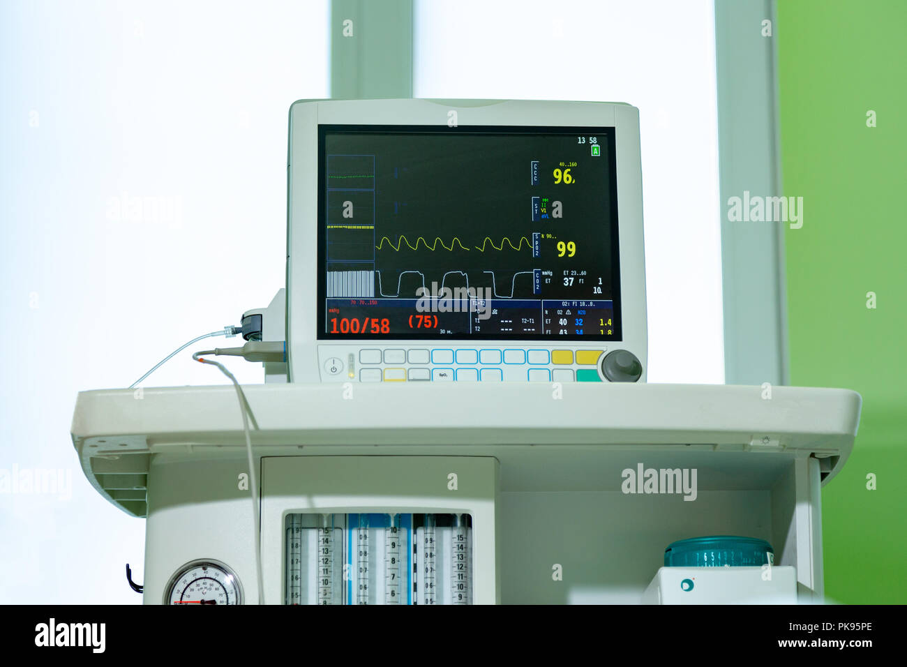 Moniteur Cardiaque Portable Banque d'image et photos - Alamy