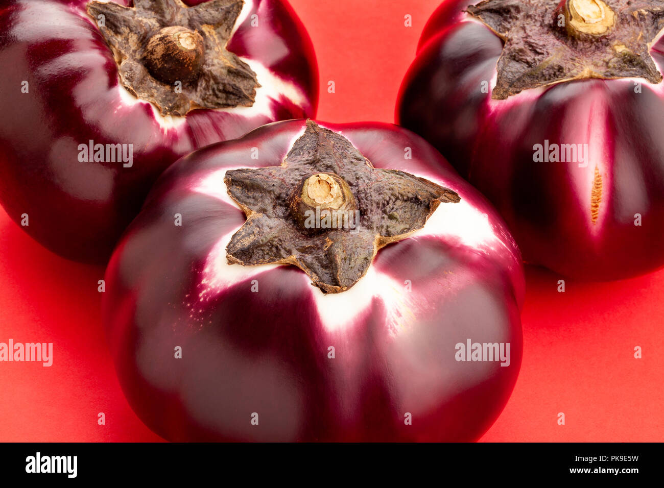 Mauve rouge Banque de photographies et d’images à haute résolution - Alamy