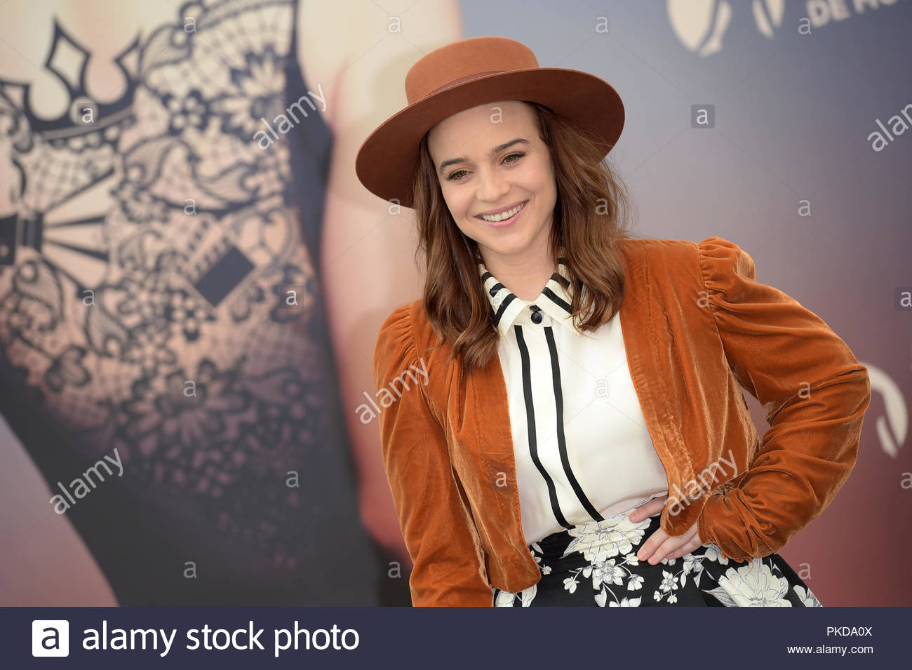 Renee Felice Smith Banque d'image et photos - Alamy