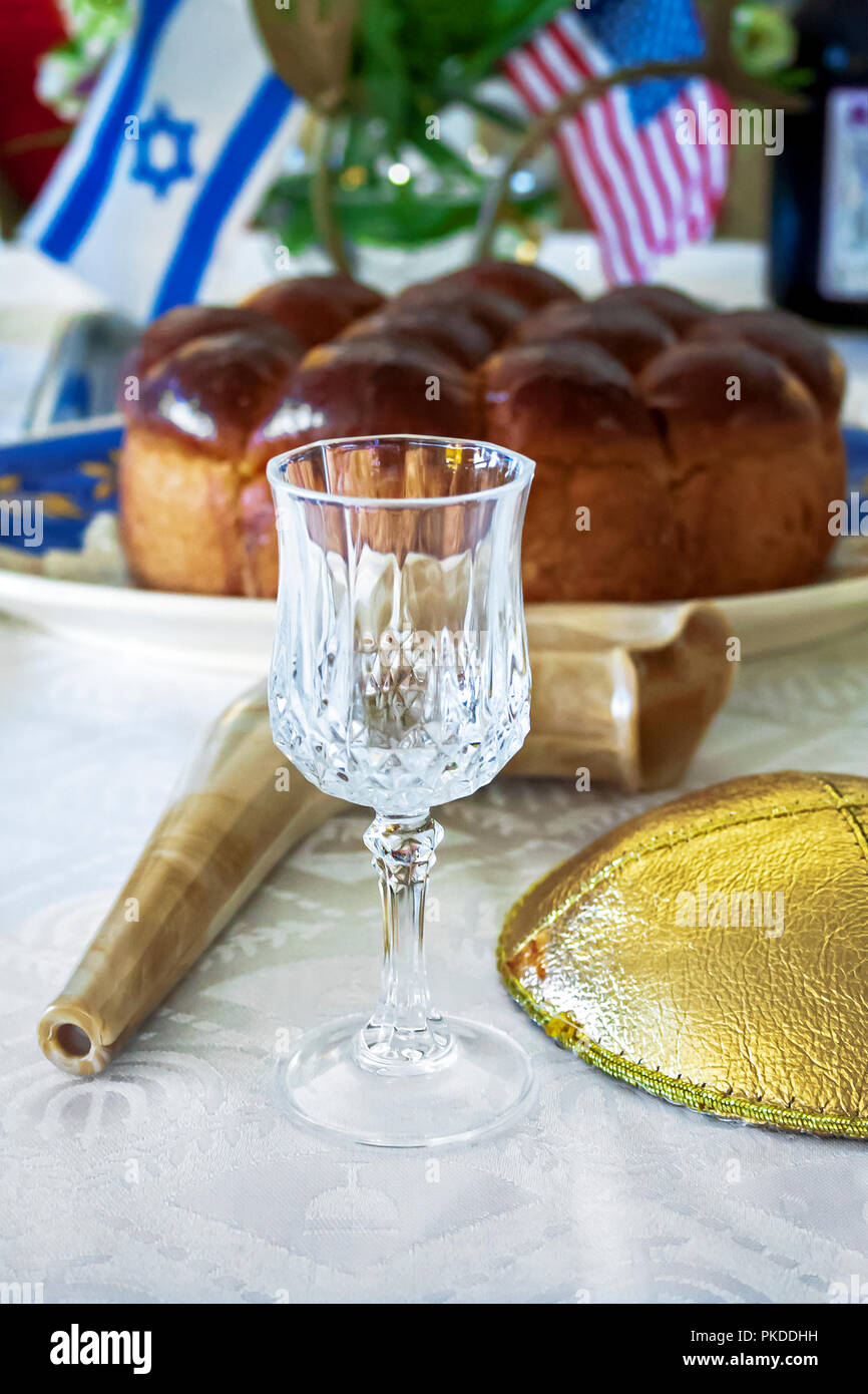 Shabbat table setting Banque de photographies et d’images à haute ...