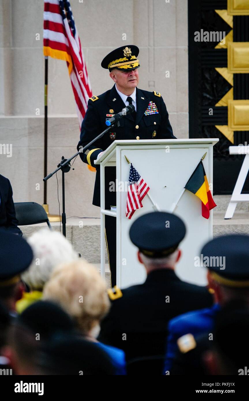 Le lieutenant-général Timothy Kadavy, directeur de l'Armée de la Garde ...