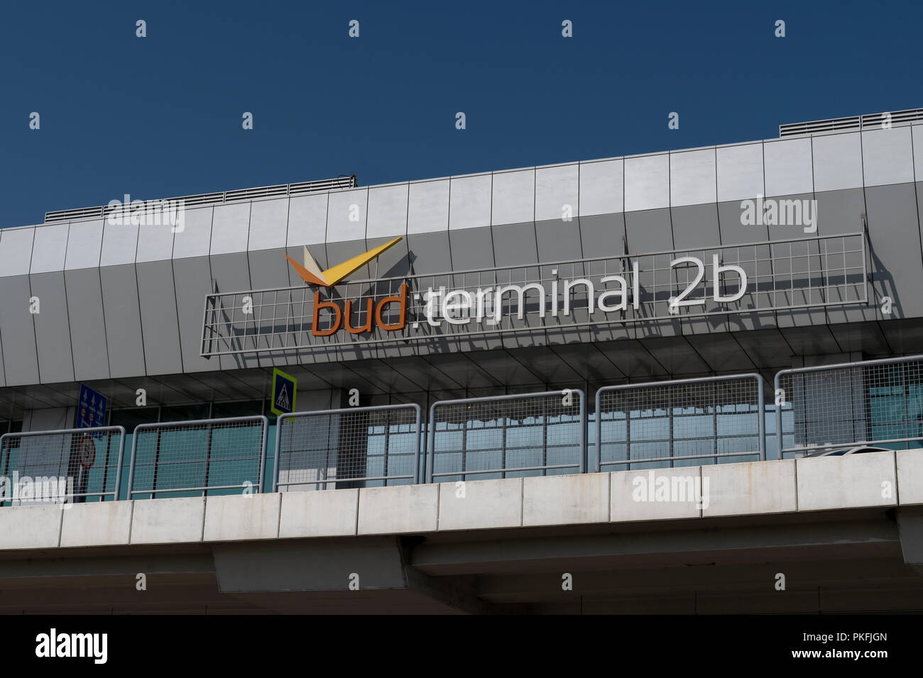 Terminal 2b Banque de photographies et d’images à haute résolution - Alamy