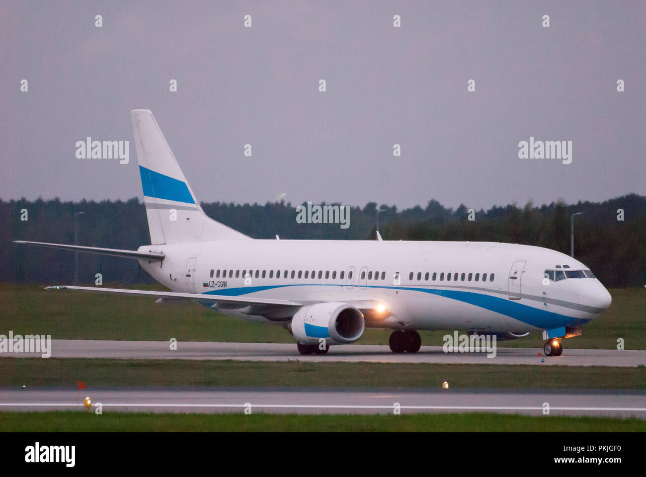 Boeing 737 400 cargo Banque de photographies et d’images à haute ...