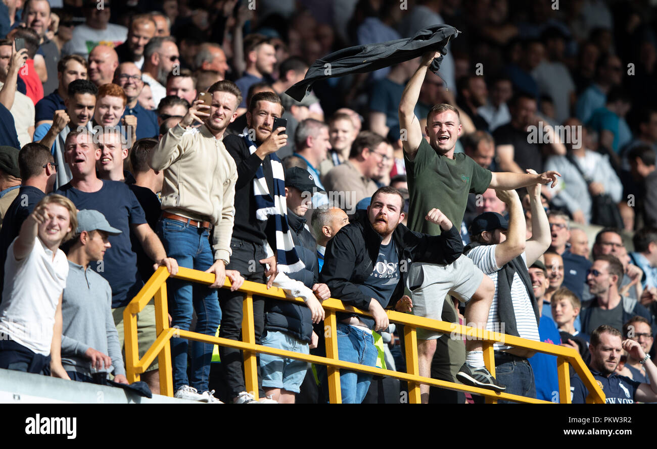 Millwall fans Banque de photographies et d’images à haute résolution ...
