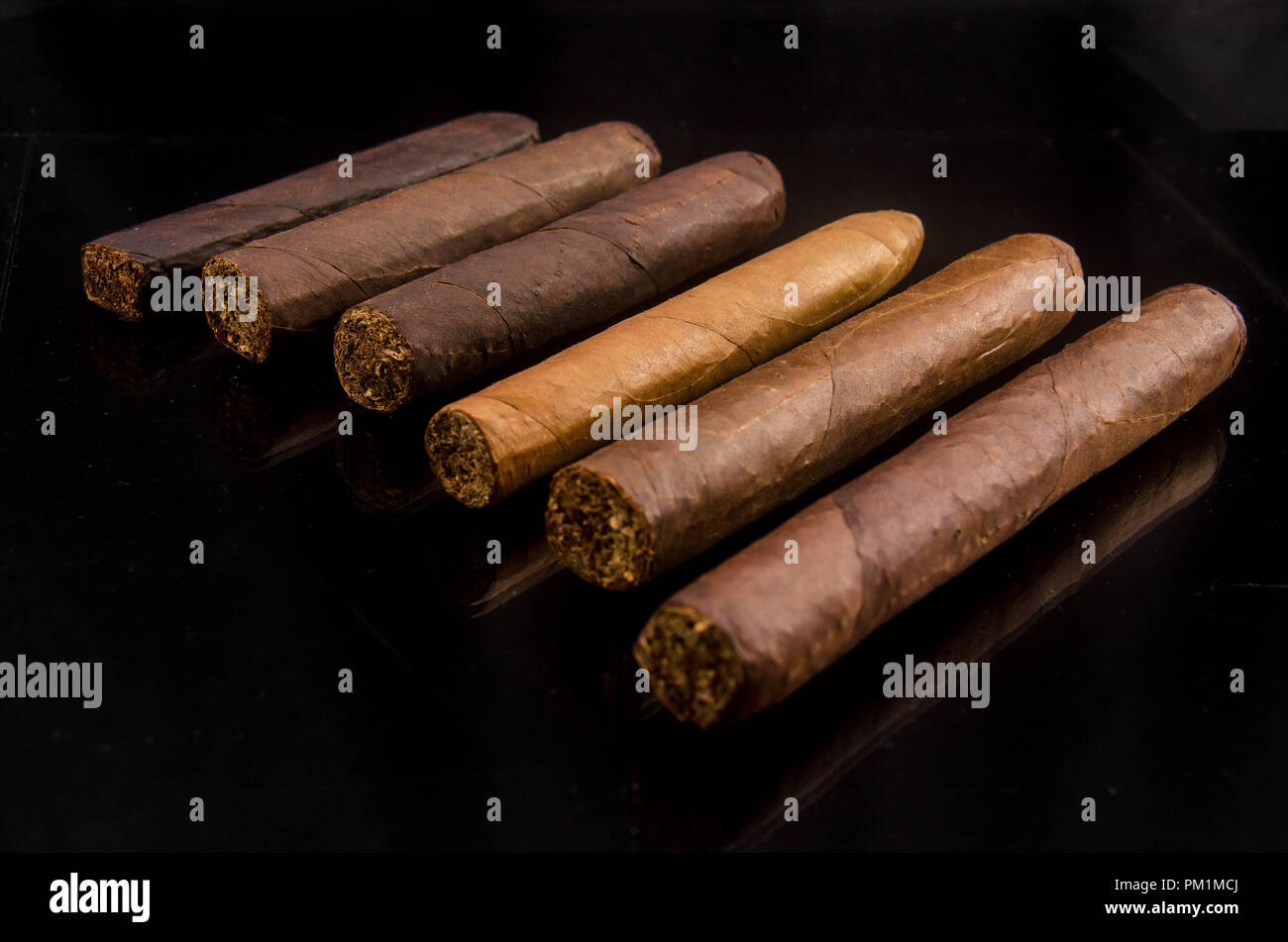 Cigare trop sec Banque de photographies et d’images à haute résolution ...