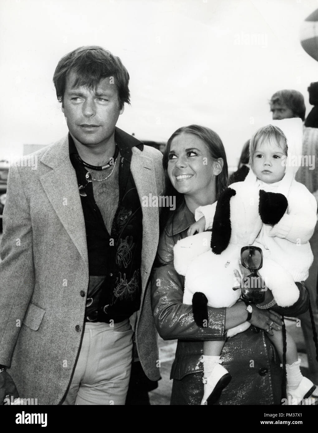 Natalie Wood avec son mari Robert Wagner et sa fille Natasha, 1972 ...